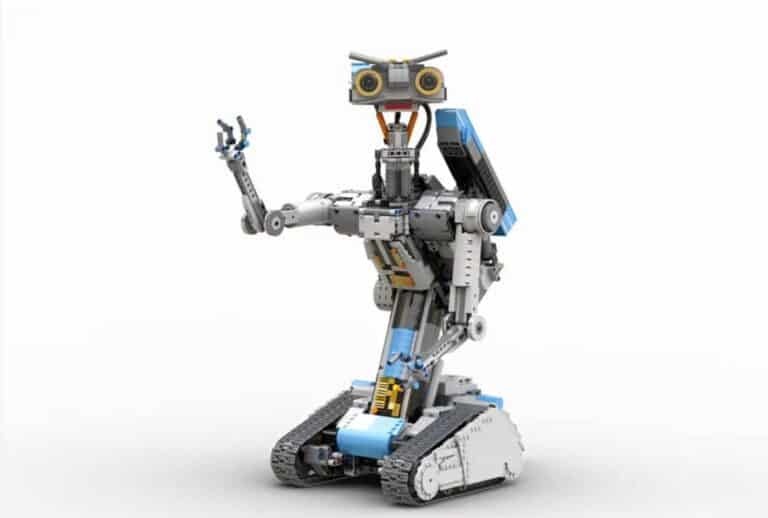 Johnny 5 Lives! LEGO’s New Short Circuit Set Revives the Iconic Robot