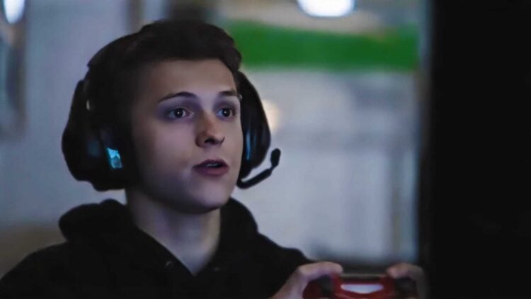 25 Celebrity Gamers Who Take Their Gaming Seriously (Maybe Too Seriously)