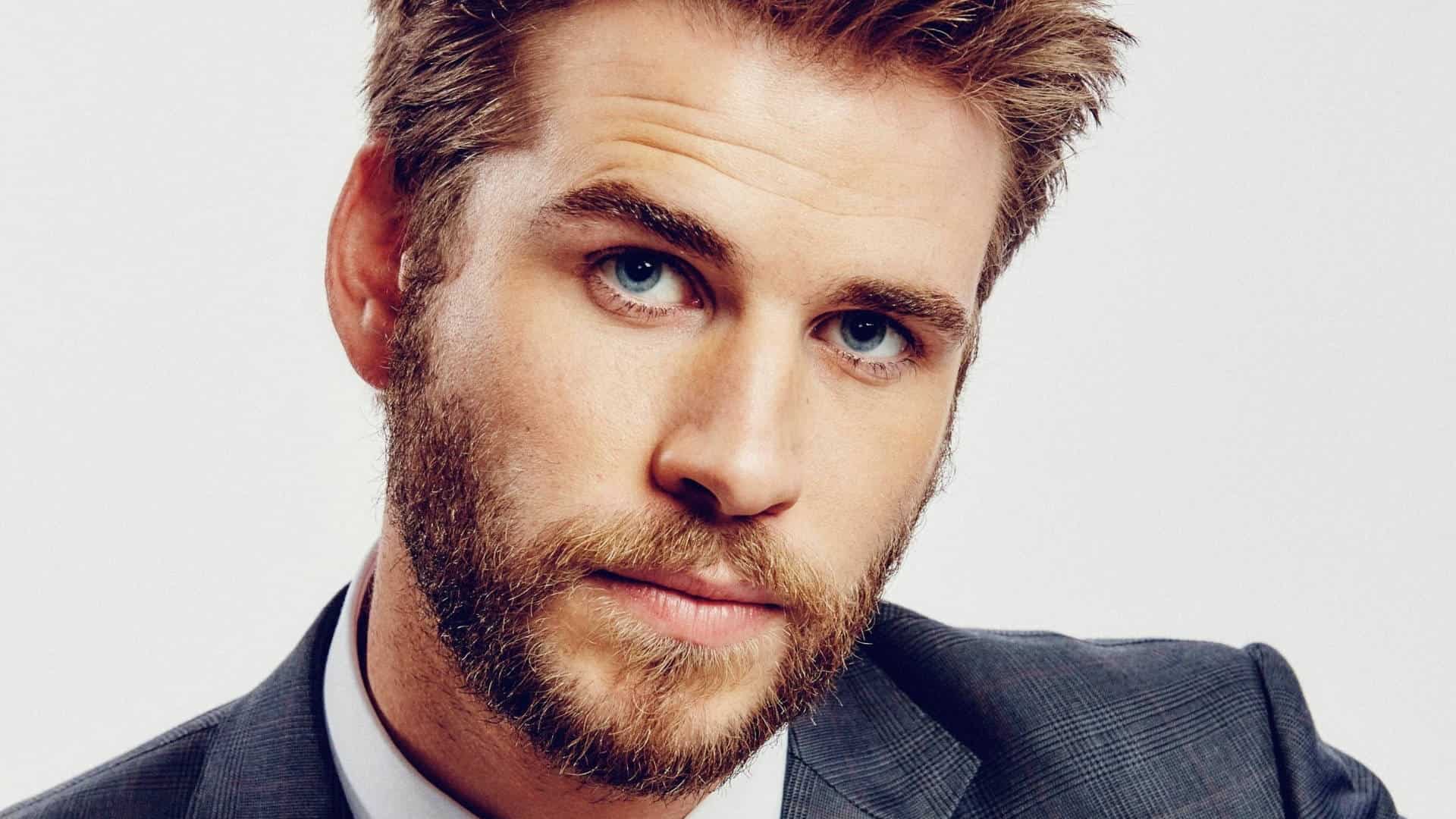 Liam Hemsworth Wallpaper 2022