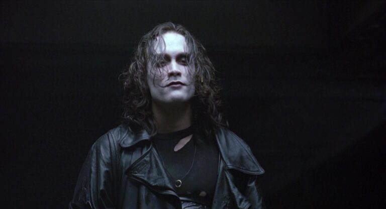 Yes, Bill Skarsgård's Look As The Crow Is Different From Brandon Lee's ...