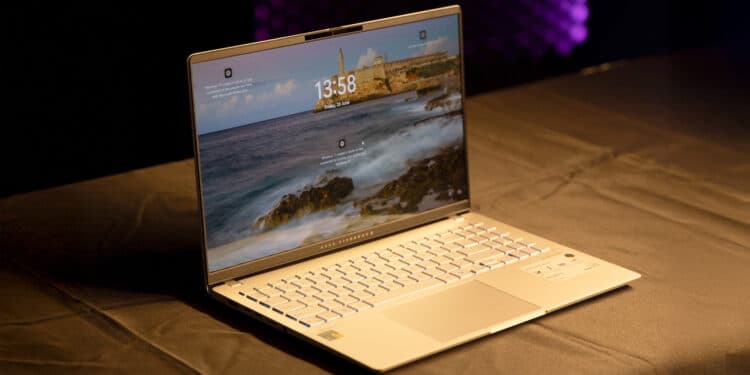 ASUS Zenbook Duo (2025) UX8406CA Laptop Review – Two Screens, Double ...