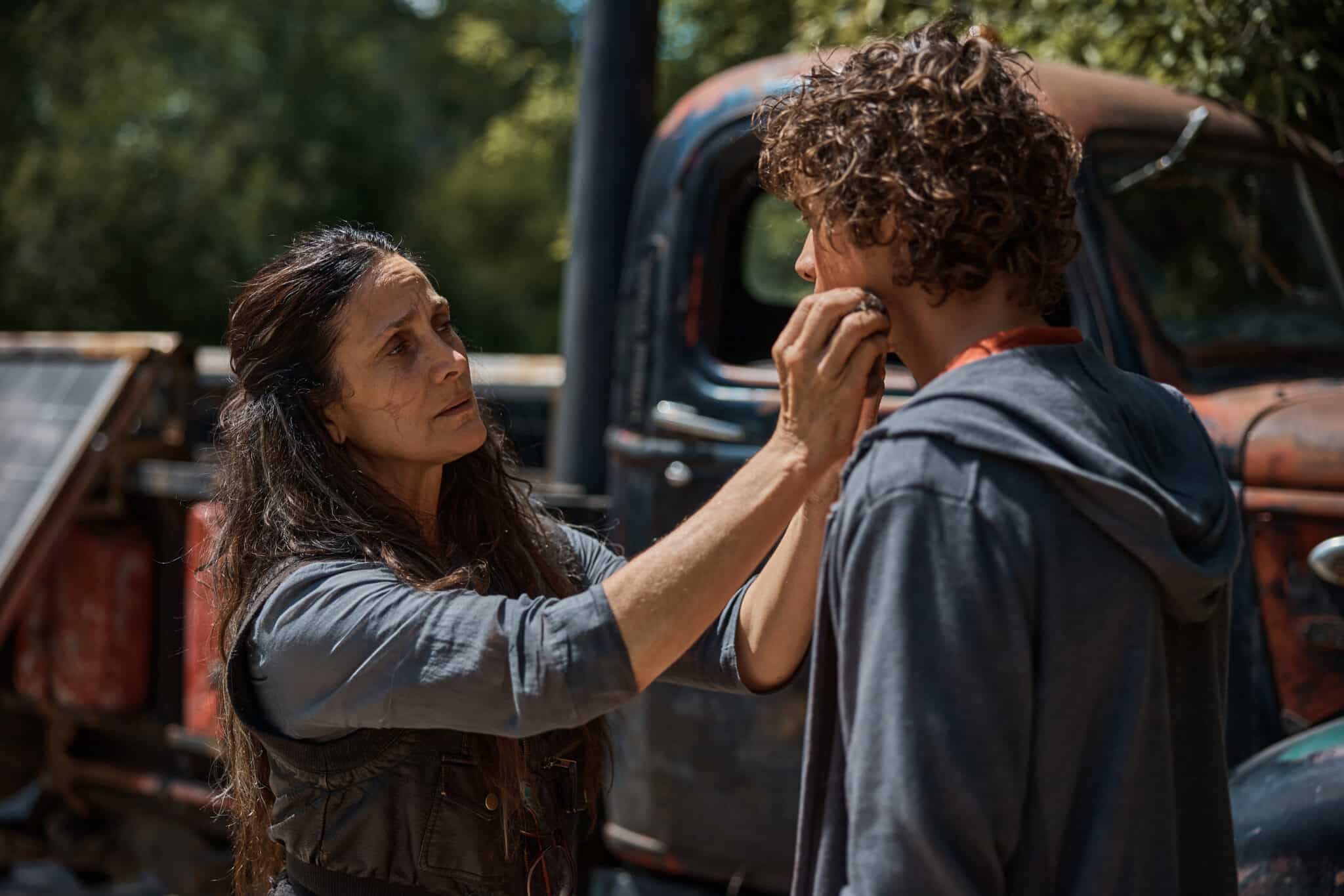 Die Alone Movie Review – Carrie-Anne Moss' Zombie Film Has Bite