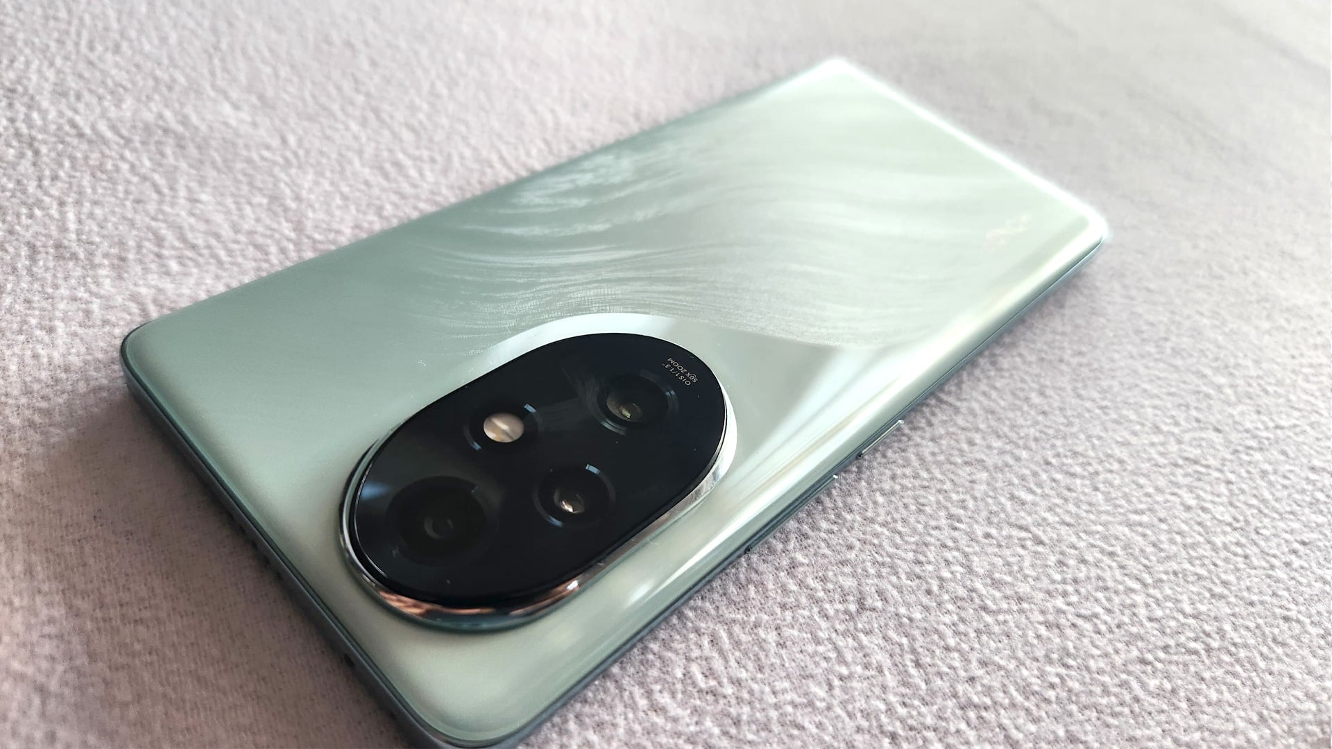 Honor 200 Pro Smartphone Review - Will It Crush The iPhone And Samsung ...