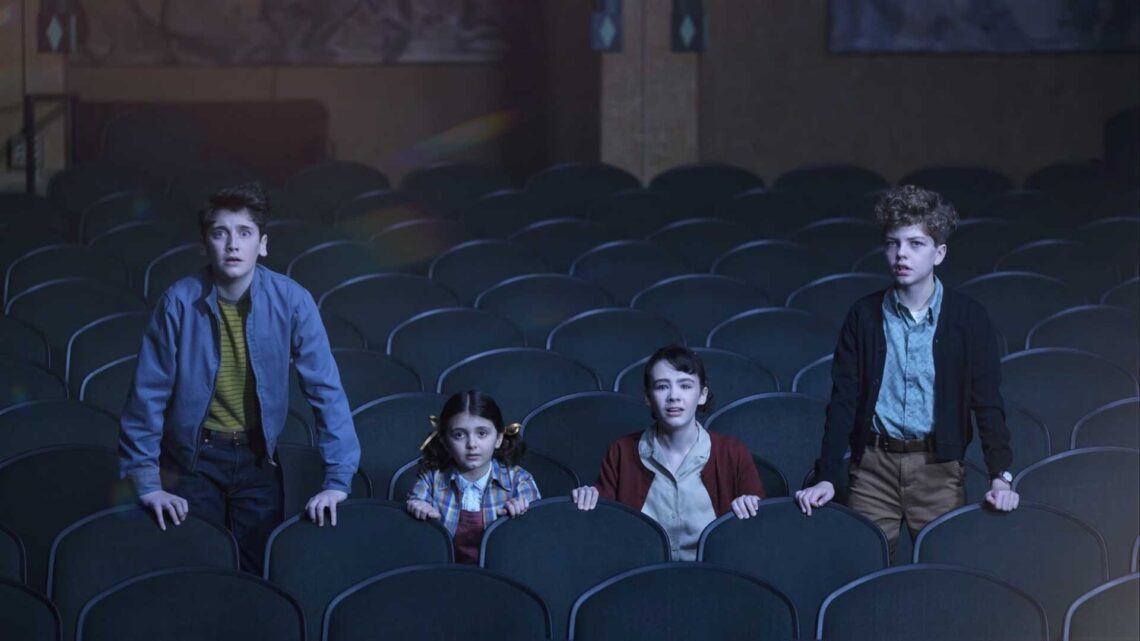 Bill Skarsgård Returns As Pennywise the Clown In It: Welcome to Derry ...