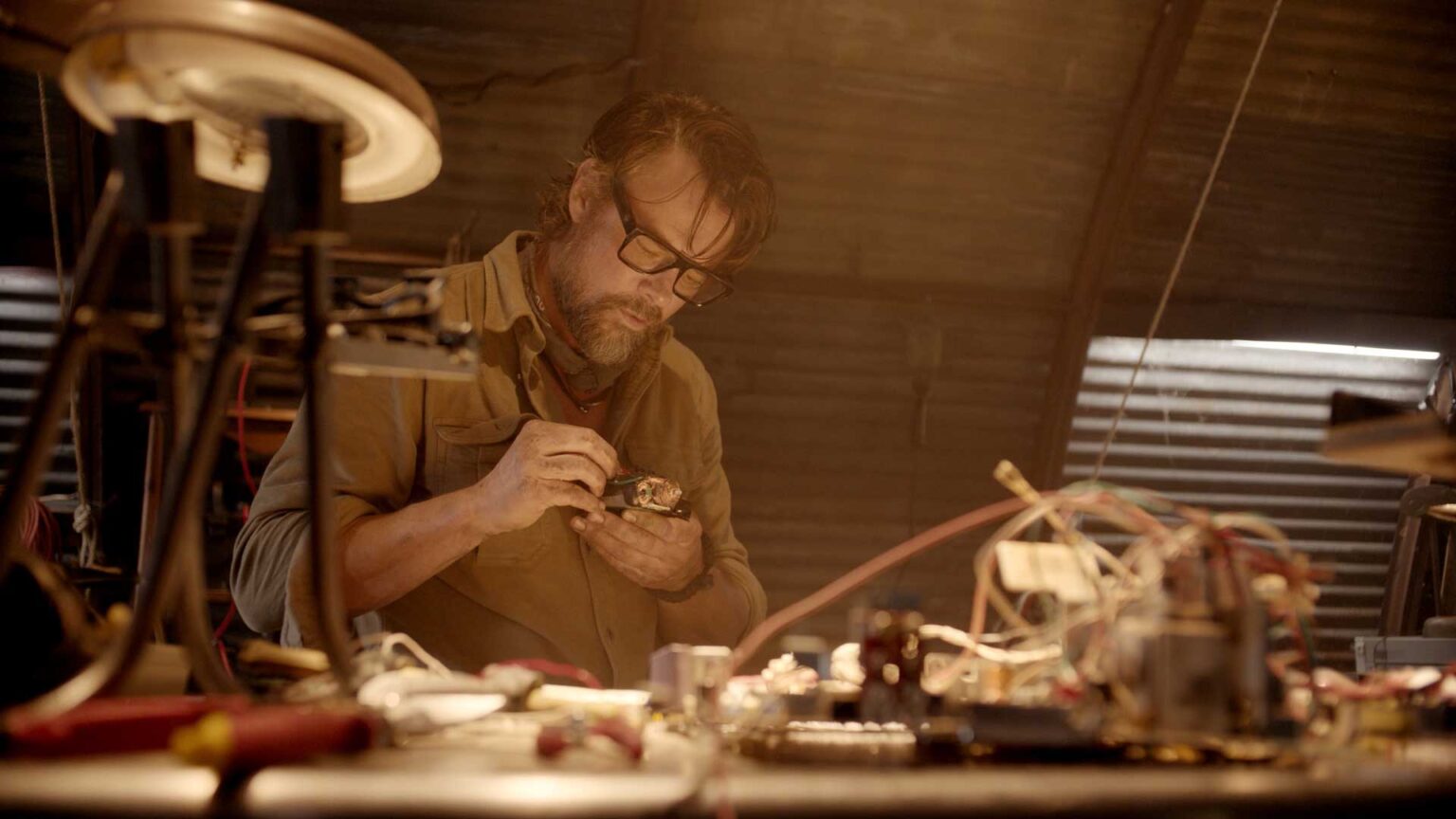 Off the Grid Movie Review – Josh Duhamel's MacGyver-Esque Action Flick ...